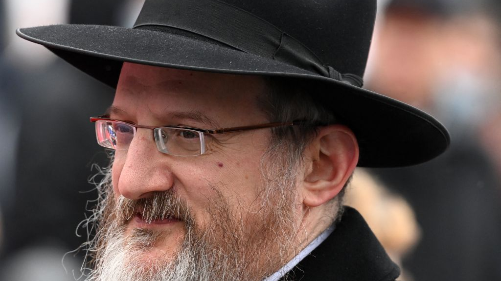 Russian Chief Rabbi furious as top Russian official dubs Chabad a cult ...