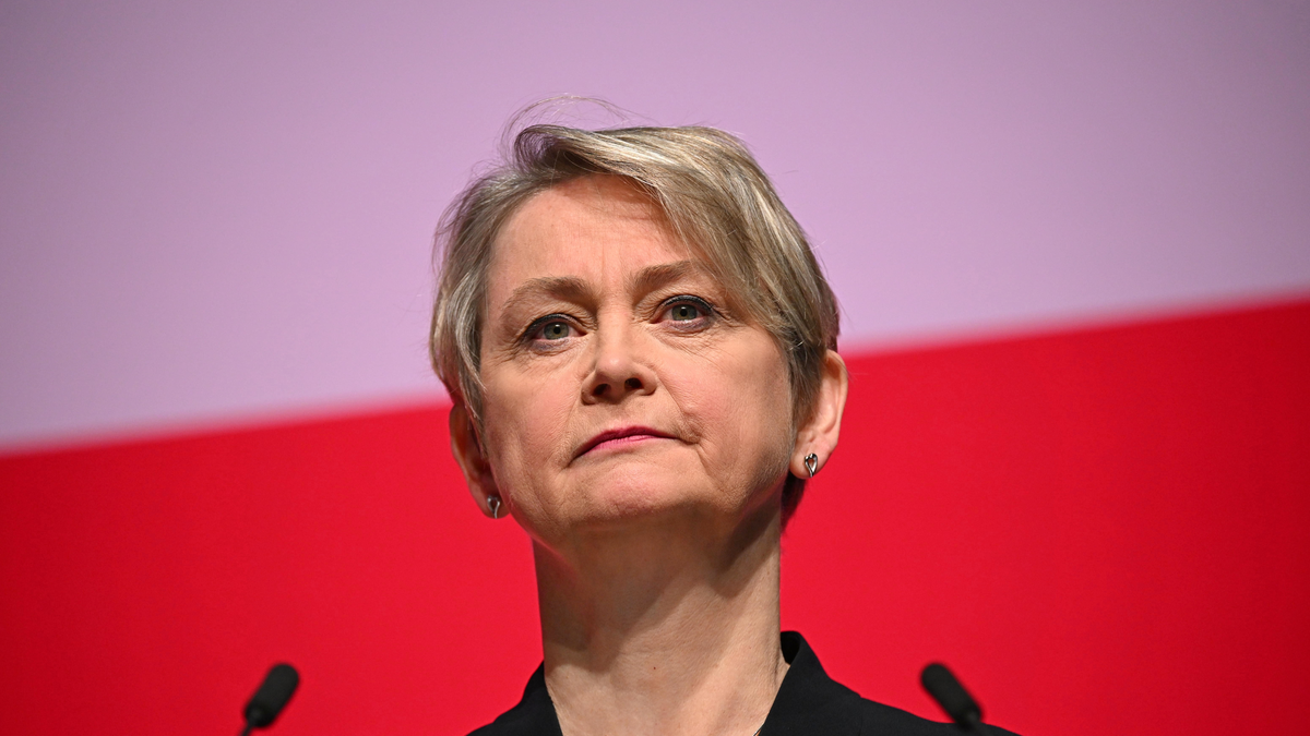 Chief Rabbi backs mandatory reporting of child abuse - The Jewish ...