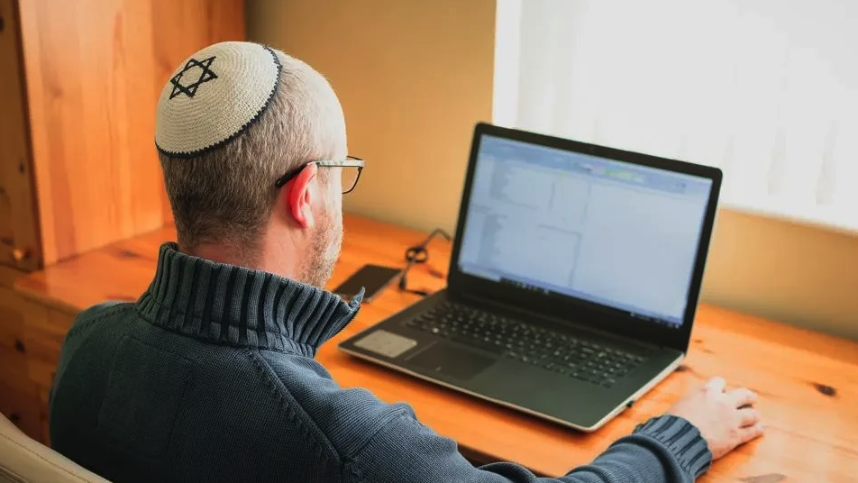 Surge in antisemitism in workplace since October 7 - The Jewish ...