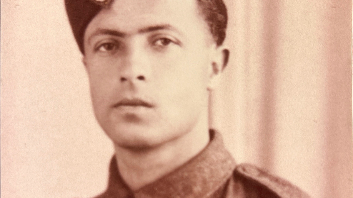 Jewish doctor finally gets his degree, 86 years late - The Jewish ...