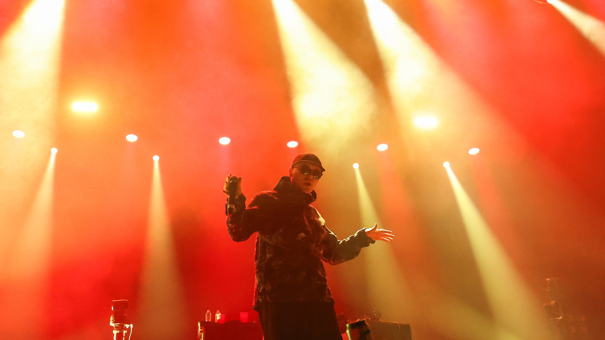 Anti-Israel band Kneecap ‘threatens to sue’ music agents calling for ...