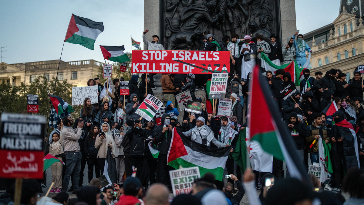 Met police finally agrees to direct Palestine marches away from synagogues after community ...