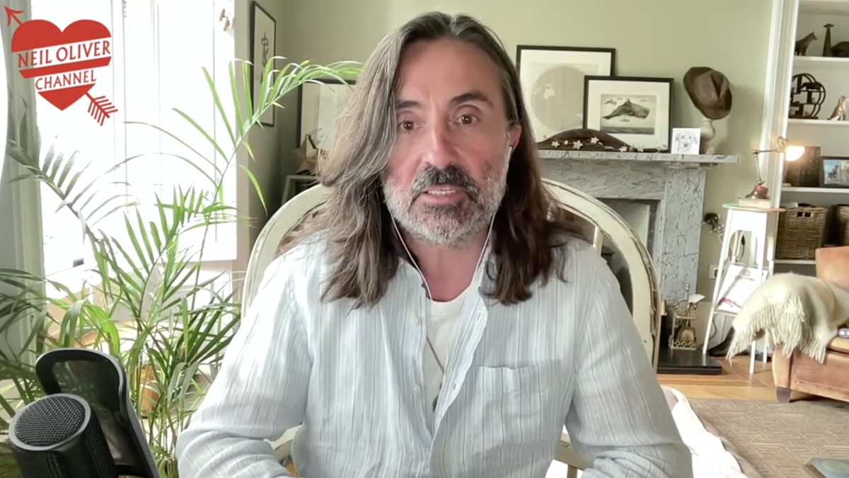 Neil Oliver interviews conspiracy theorist who claimed ‘Jewish mob’ run ...