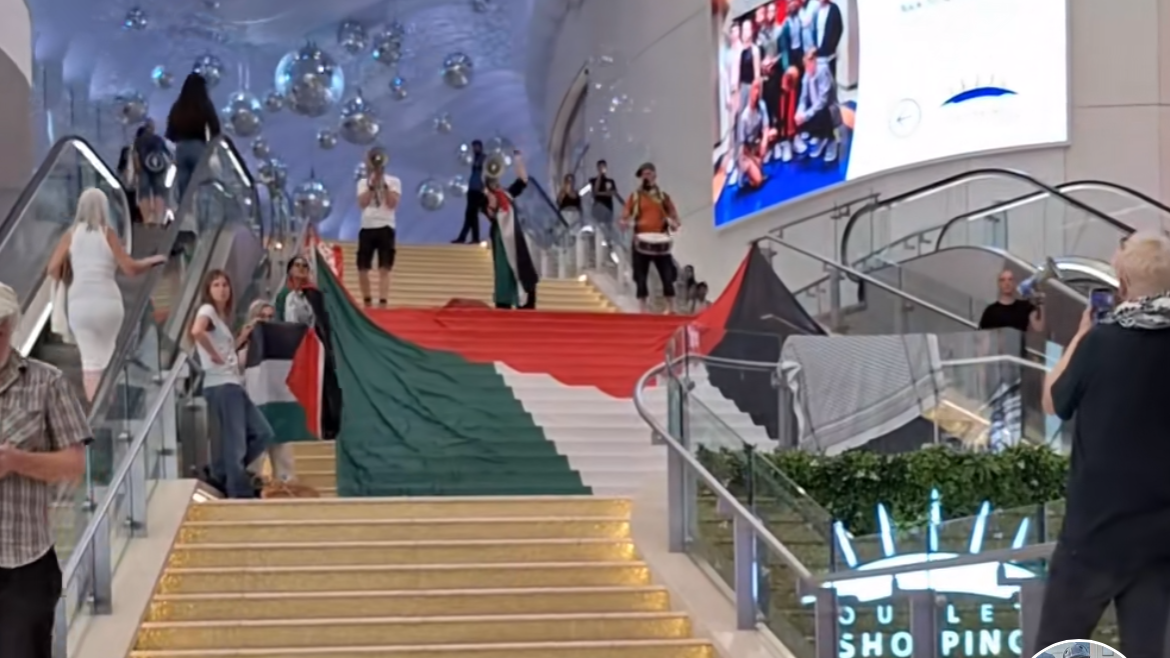 Protesters call for ‘global Intifada’ at London’s O2 arena - The Jewish ...