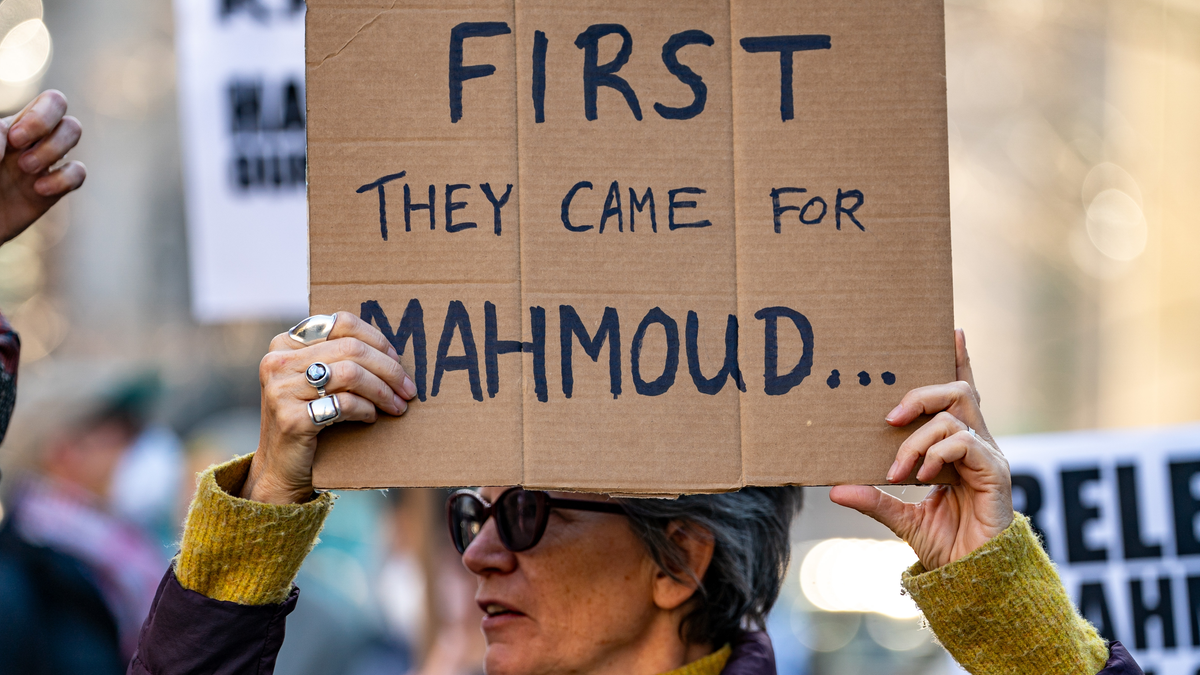 Columbia refusing to help identify ‘pro-Hamas’ students, White House ...