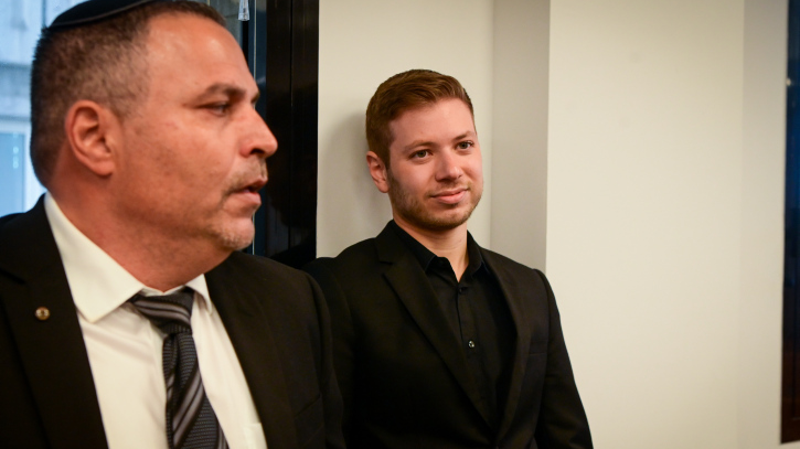 Netanyahu’s son criticised for living in luxury Florida apartment while ...