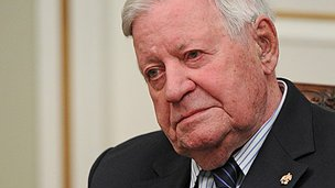Helmut Schmidt, a Nazi Youth leader who had Jewish ancestry, dies aged ...