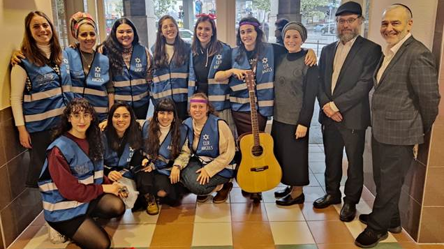 Israeli ‘Angels’ are deployed to Europe to help refugee families ...