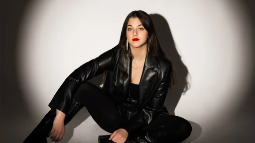 Israeli singer representing Luxembourg through to Eurovision final ...