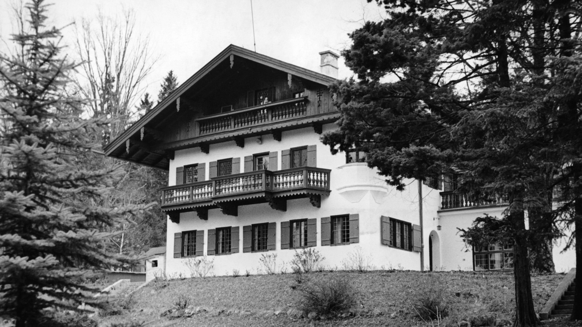 Nazi SS chief Heinrich Himmler’s Bavarian lakeside villa transformed ...