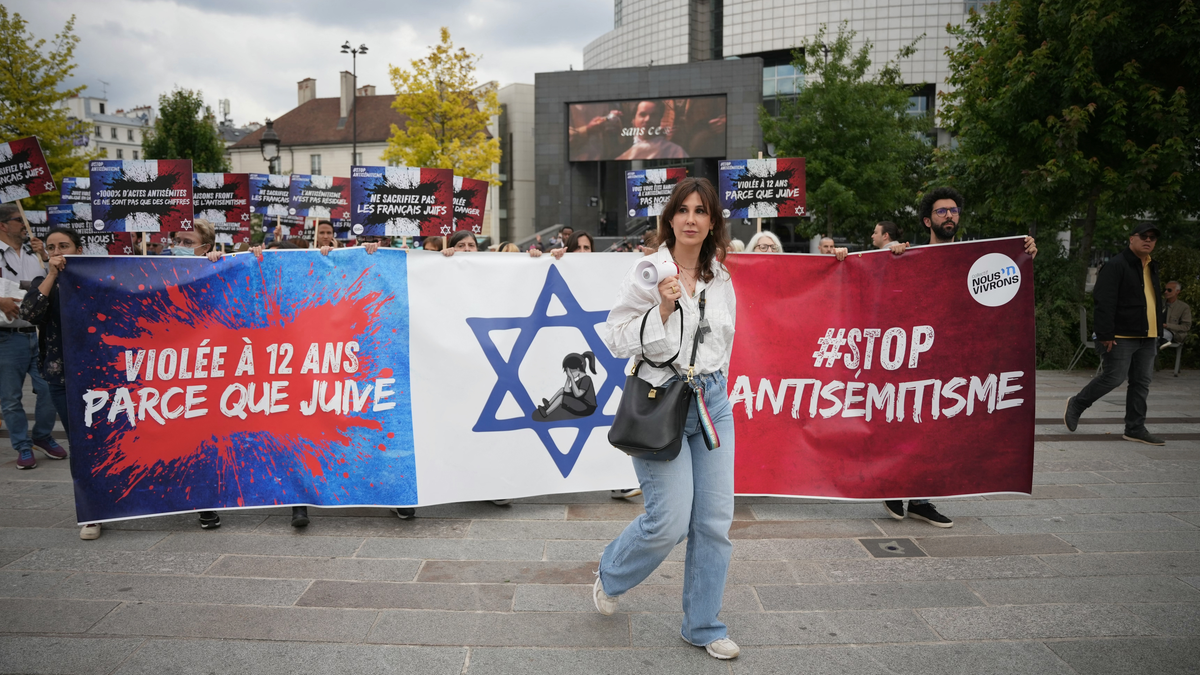 Three quarters of European Jews now hide their identity in public - The ...