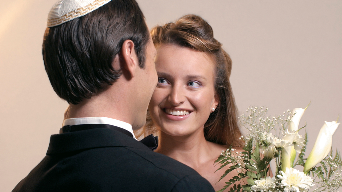 Can I wear trainers to my sister’s wedding? - The Jewish Chronicle ...