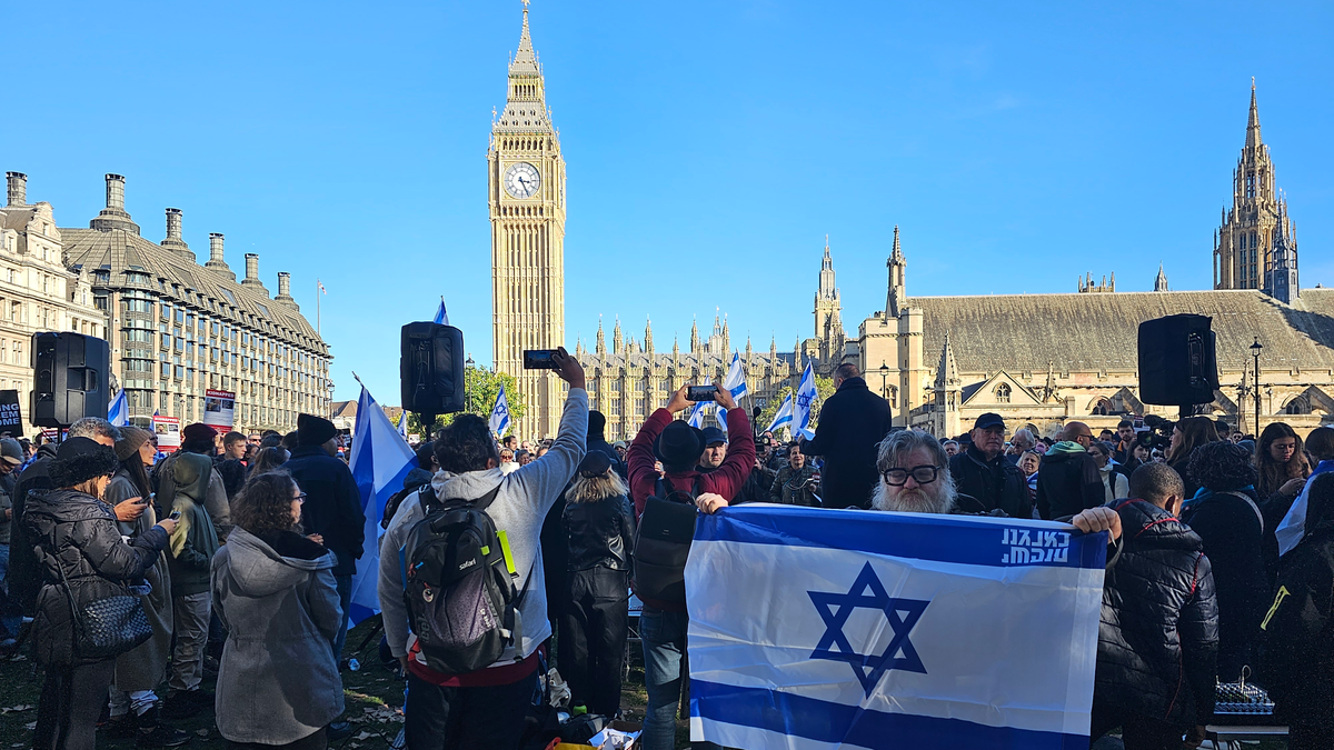 Hold on tightly to acts of solidarity from friends - The Jewish ...