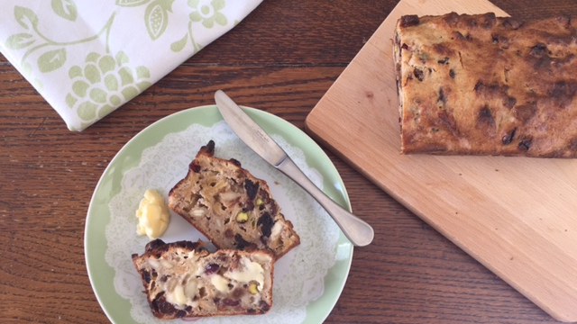 Pesach breakfast ideas #3 - fruit 'n nut banana bread - The Jewish ...
