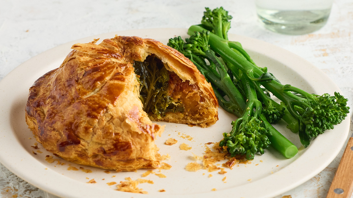 Pithivier with butternut squash, curly kale, mozzarella and sun-dried ...